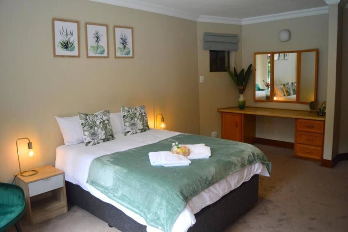 Quarto casal conforto, vista para a piscina | Cofres nos quartos, cortinas blackout, quartos à prova de som