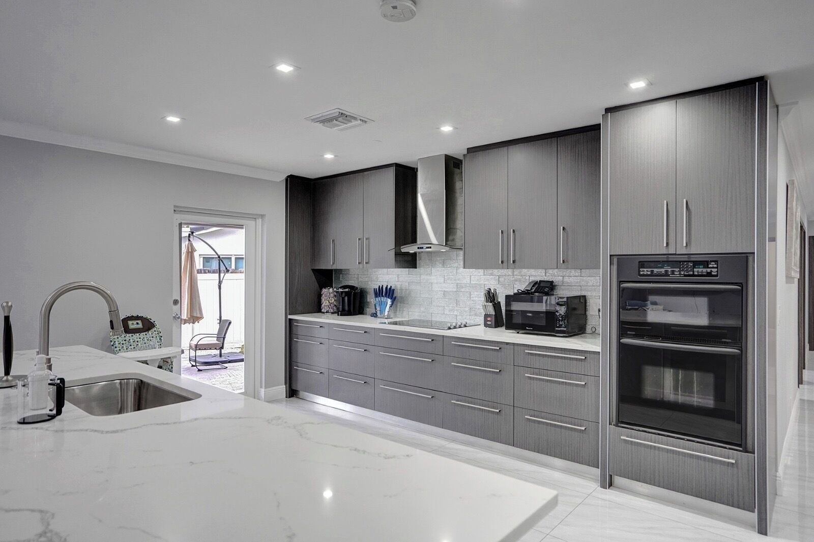 Villa de Luxo, vista para o mar | Cozinha privada | Uma cafeteira/bule, um frigorífico, um micro-ondas, um forno 