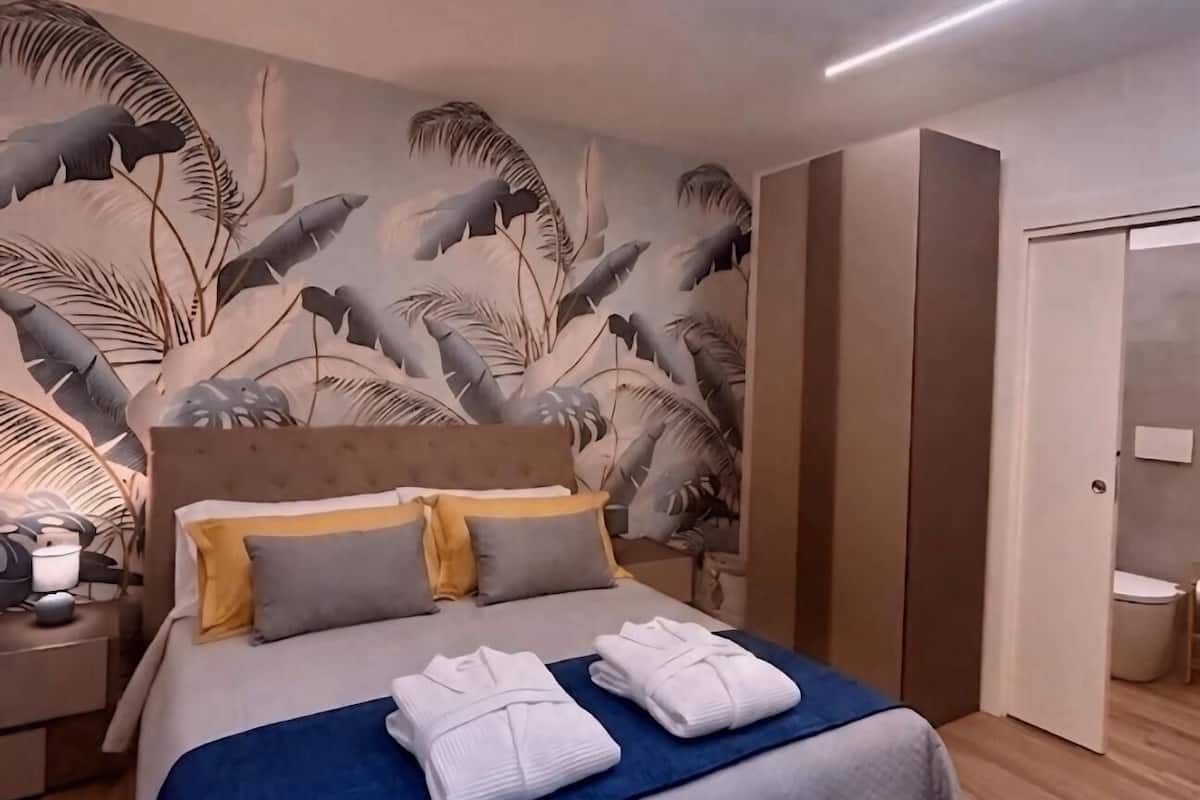 Quarto casal ou duplo, 1 cama de casal, sacada | Escrivaninha, espaço de trabalho para notebook, quartos à prova de som