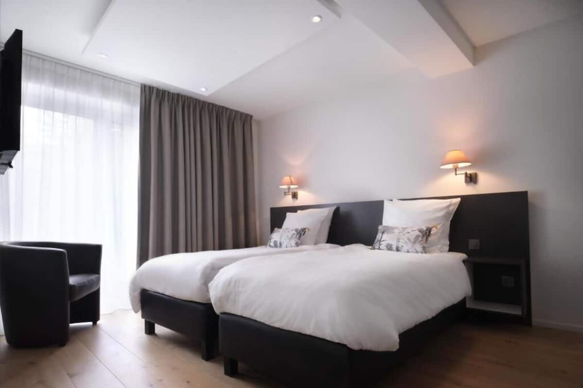 Chambre TWIN | Cofre no quarto, cortinas/cortinados opacos, quartos insonorizados
