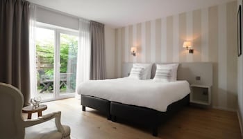 Cofre no quarto, cortinas/cortinados opacos, quartos insonorizados