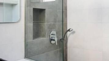 Apartamento superior | Banheiro