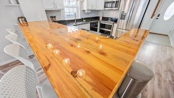 Casa, várias camas (Grove Cove - 1'5 Blocks from Beach- D) | Cozinha privada