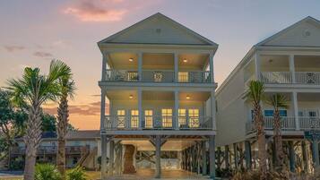 Casa, várias camas (Almost Heaven on Sunset-Pool-Walk to ) | Exterior