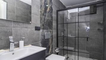 Vila, 3 quartos, para fumantes, piscina particular | Banheiro