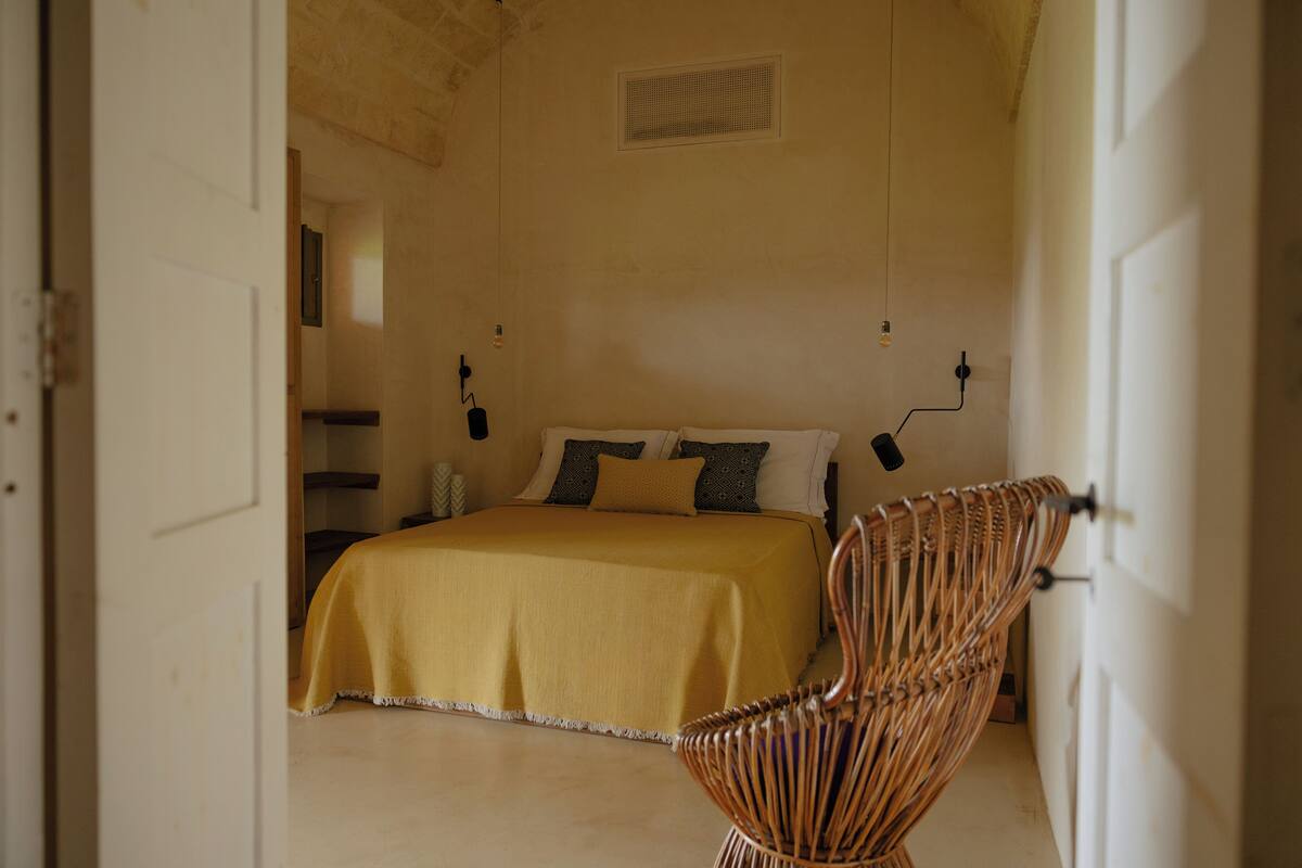 Quarto casal superior | Cofres nos quartos, escrivaninha, Wi-Fi de cortesia