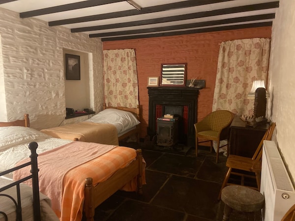 Cottage Sleeps 9 With Sea Views And Parking - Schottland