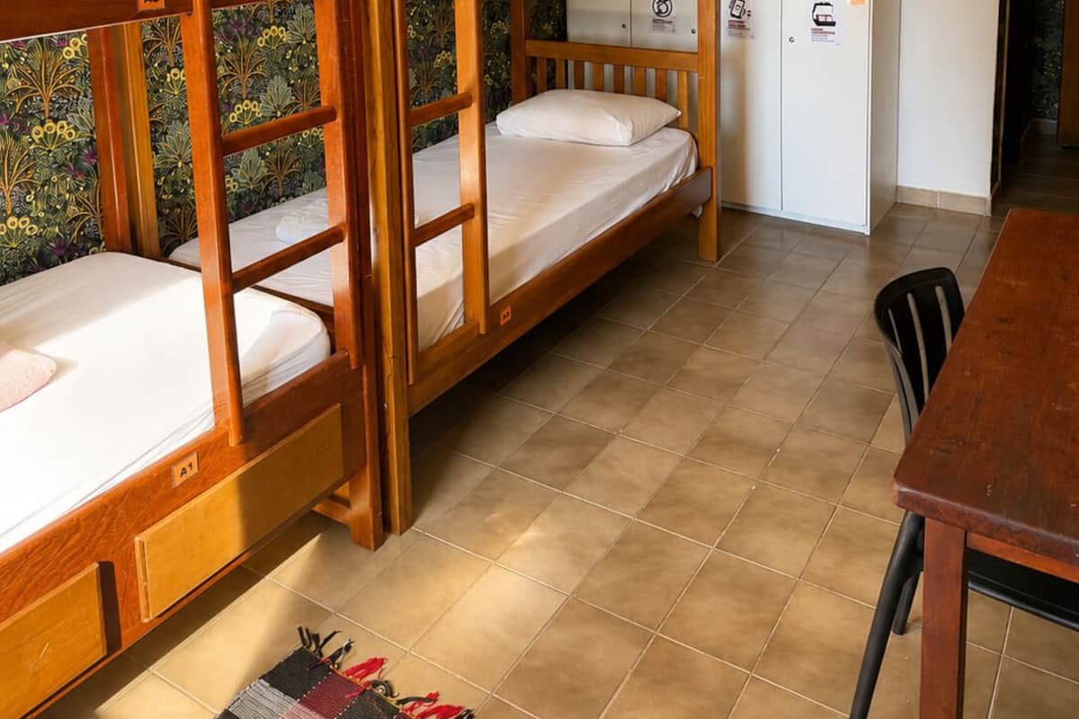 Dormitório femenino compartilhado econômico, vista para a cidade | Wi-fi grátis, roupa de cama fornecida