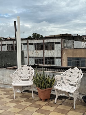 Quarto Clássico com Cama de Casal | Terraço/pátio interior