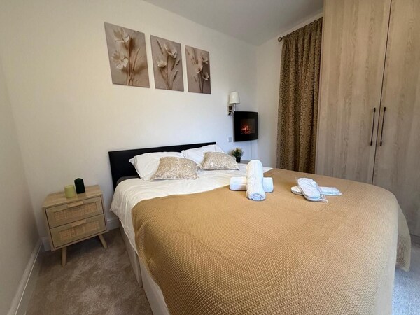 1 Bed - Sleeps 3 - Parking - Pets - London, UK