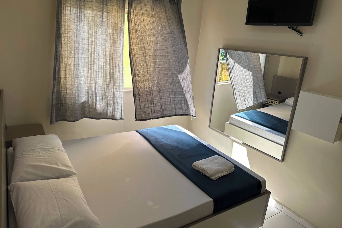 Quarto Clássico com Cama de Casal | Wi-fi grátis 