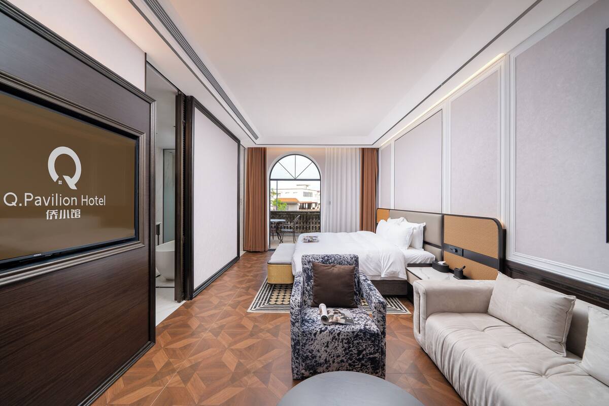Quarto casal clássico, vista para o jardim | Roupas de cama premium, edredons de pluma, frigobar, escrivaninha