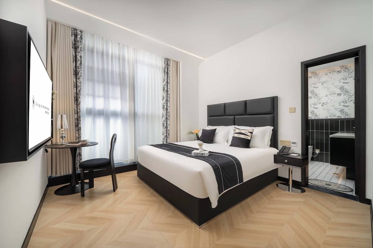 Quarto casal superior, vista para a cidade | Vista do quarto