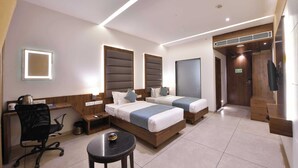 Quarto Club | Secretária, Wi-fi grátis, roupa de cama fornecida 