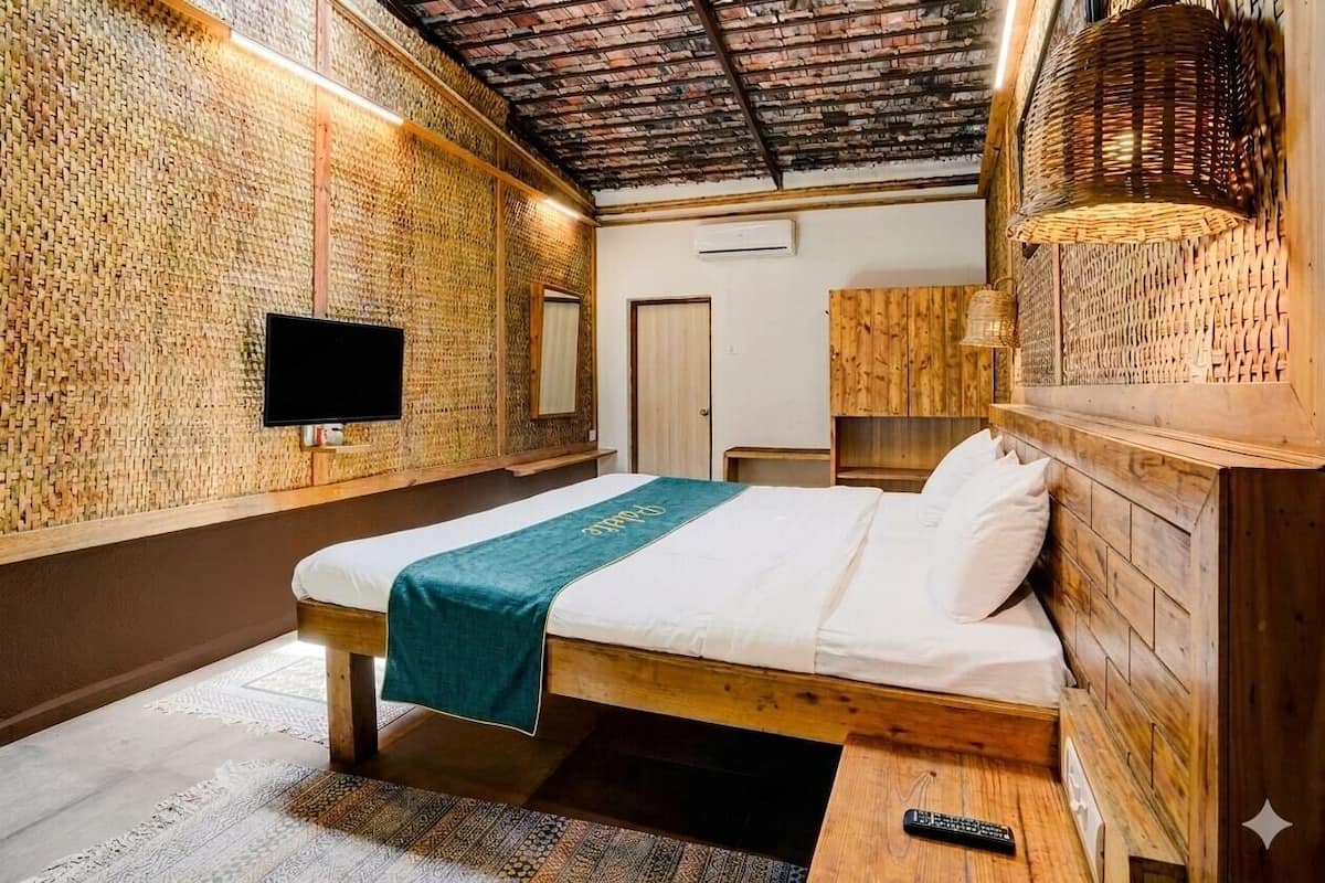 Secretária, Wi-fi grátis, roupa de cama fornecida 