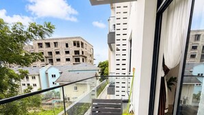 Apartamento, Vista para a cidade | Refeições ao ar livre