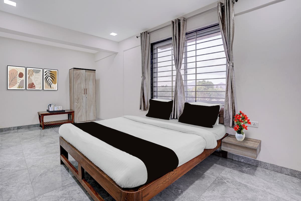 Escrivaninha, Wi-Fi de cortesia, roupa de cama