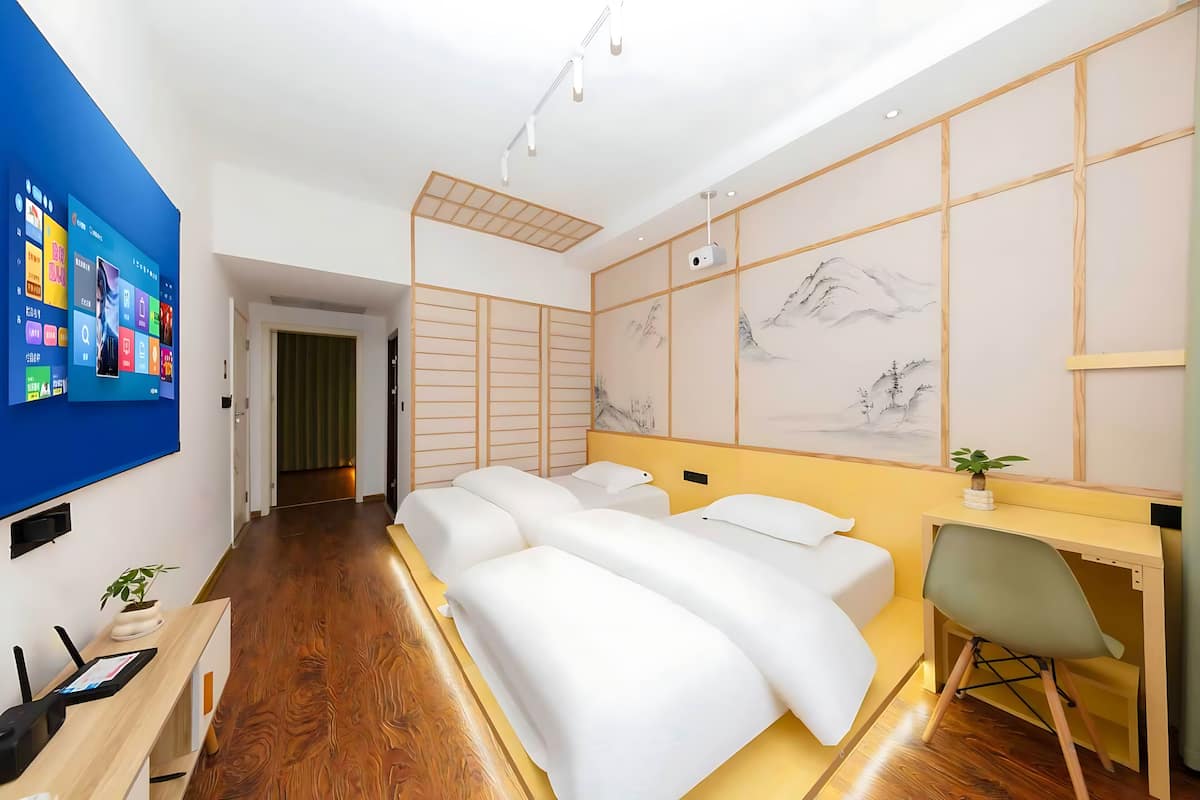 Suite Superior | Edredões de penas, secretária, cortinas/cortinados opacos, Wi-fi grátis