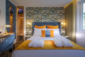 Cofre no quarto, cortinas/cortinados opacos, quartos insonorizados