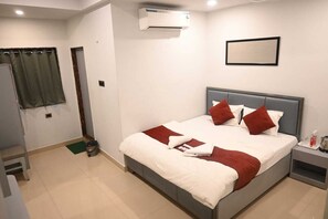 Quarto Premium, Vista para a cidade | Secretária, Wi-fi grátis 