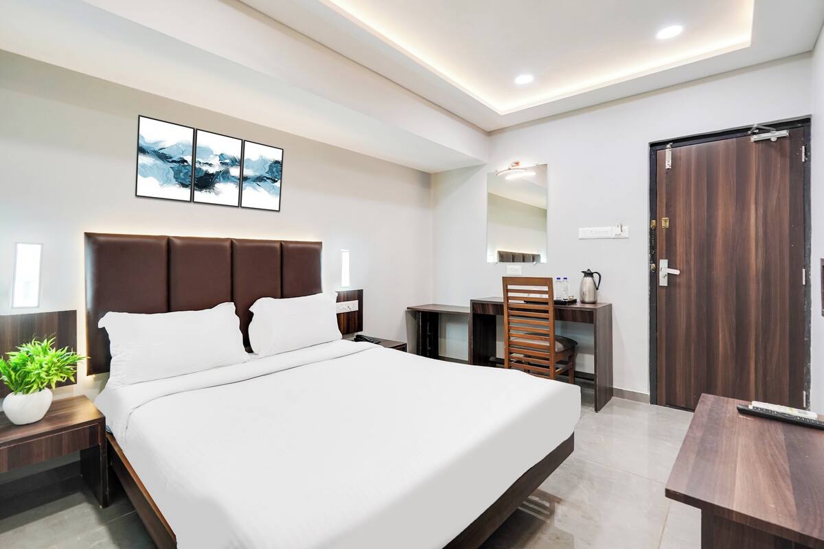 Escrivaninha, Wi-Fi de cortesia, roupa de cama
