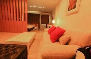 Quarto Duplo Superior | Secretária, Wi-fi grátis, roupa de cama fornecida 