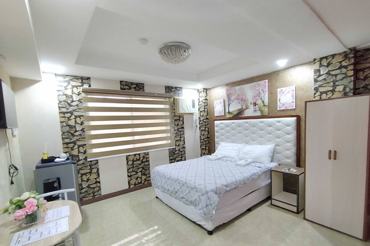 Quarto Duplo Deluxe | Secretária, Wi-fi grátis, roupa de cama fornecida 