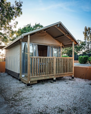 Tenda | Exterior