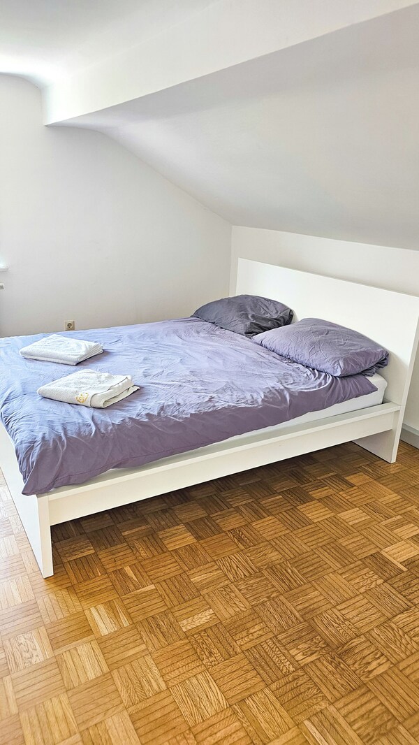 Dg Rechts 40m 2-zimmer Wohnung - Salzburg
