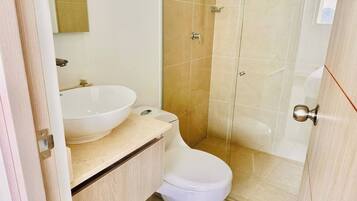 Apartamento, 2 quartos | Casa de banho
