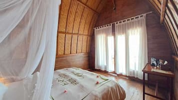 Quarto casal, vista para o mar | Frigobar, Wi-Fi de cortesia