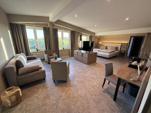 Apartamento família | Cofres nos quartos, Wi-Fi de cortesia