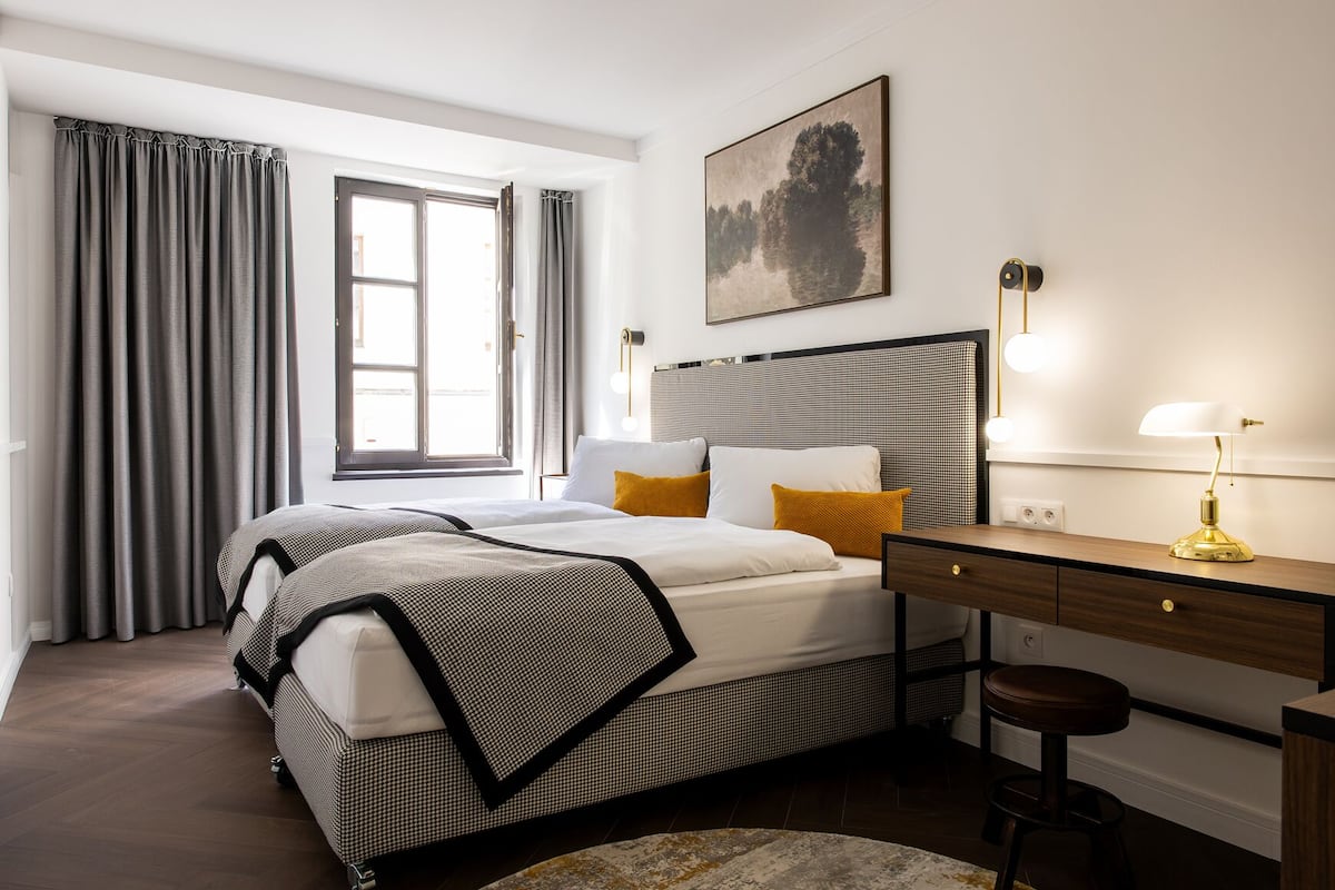 Quarto Duplo ou Twin Deluxe, Vista para a cidade | Wi-fi grátis 
