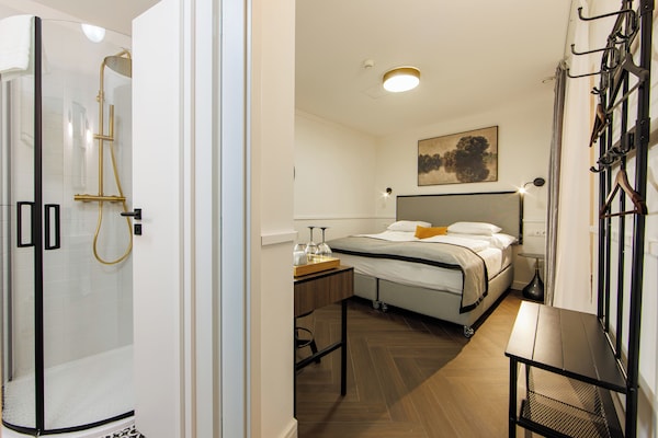 Aplend Paul Inn - Bratislava