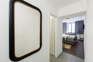 Quarto Duplo ou Twin Deluxe, Vista para a cidade | Wi-fi grátis 