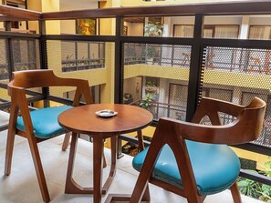 Standard Twin Balcony Bathub | Terraço/pátio interior