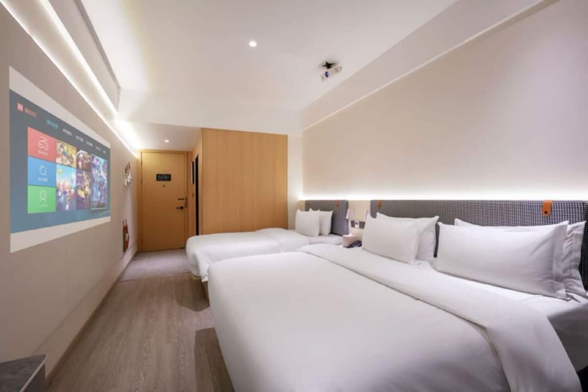 Quarto quádruplo família | Frigobar, cortinas blackout, Wi-Fi de cortesia, roupa de cama