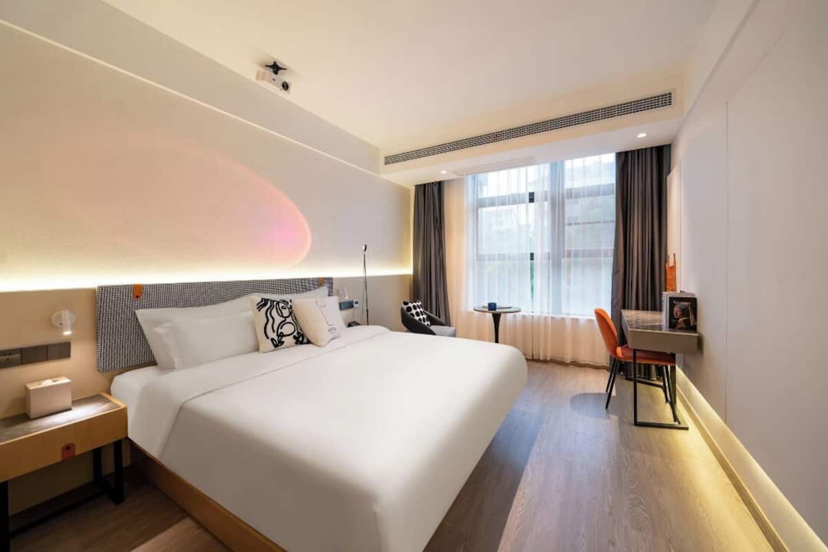 Quarto casal conforto | Frigobar, cortinas blackout, Wi-Fi de cortesia, roupa de cama