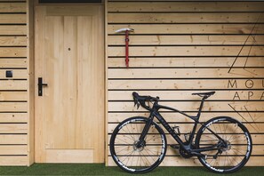 Apartamento, 2 quartos, vista para o jardim | Pormenores do exterior