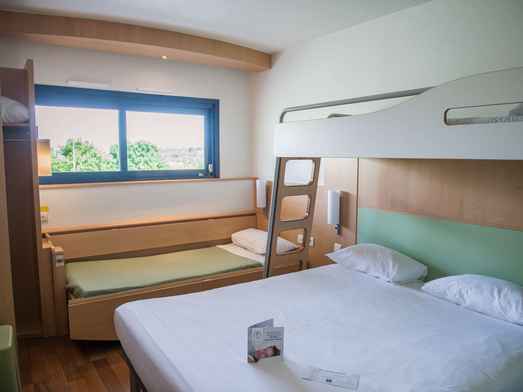 Quarto família | Quartos à prova de som, ferros/tábuas de passar roupa, Wi-Fi de cortesia