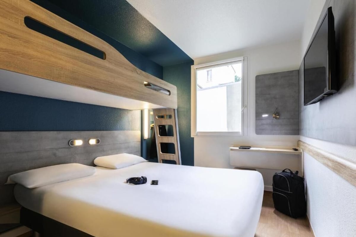 Quarto Triplo, 1 cama de casal | Roupa de alta qualidade, ferro/tábua de engomar 