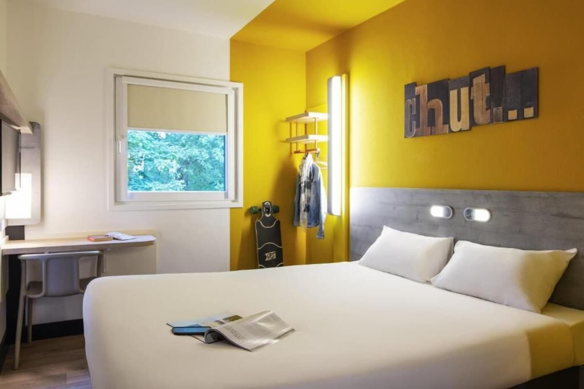 Quarto Standard, 1 cama de casal, acessível | Roupa de alta qualidade, ferro/tábua de engomar 