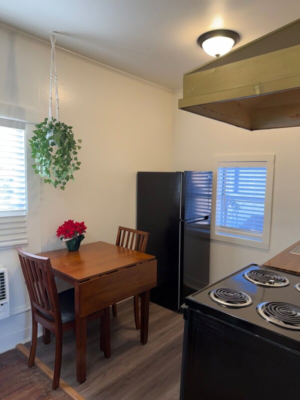 Cozy Modern Studio - Heart Of Lafayette - 라피엣