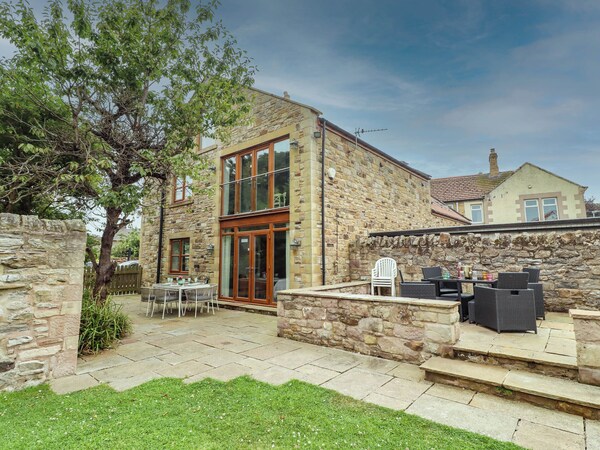 Alma House - Seahouses
