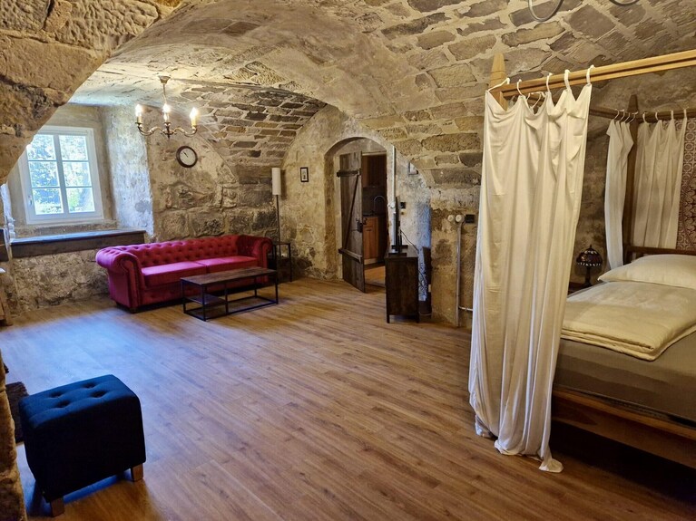 Loft-style Apartment With Underfloor Heating And Historic Charm - Lichtenfels, Alemania