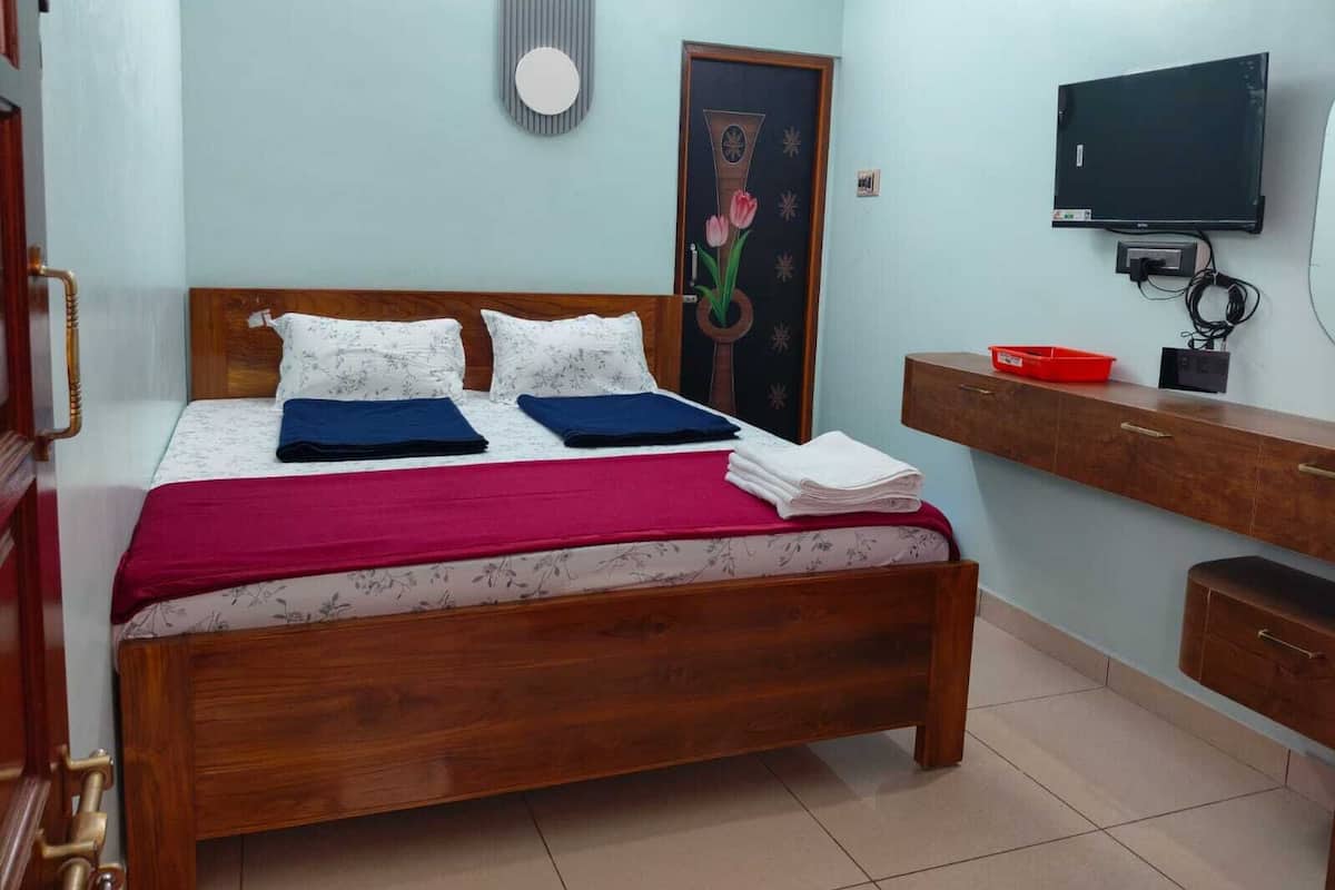 Quarto casal superior, sacada, vista para a cidade | Wi-Fi de cortesia