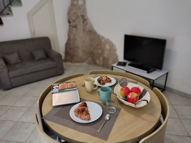 Your Home In The Historic Center Of Alatri - 2 Bedrooms And 2 Bathrooms - Pets Allowed - Frosinone