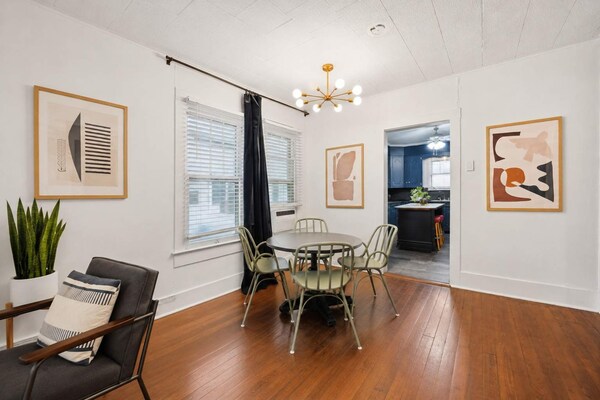 Budget-friendly Hostel-style Private Room - CAJUNDOME & Convention Center