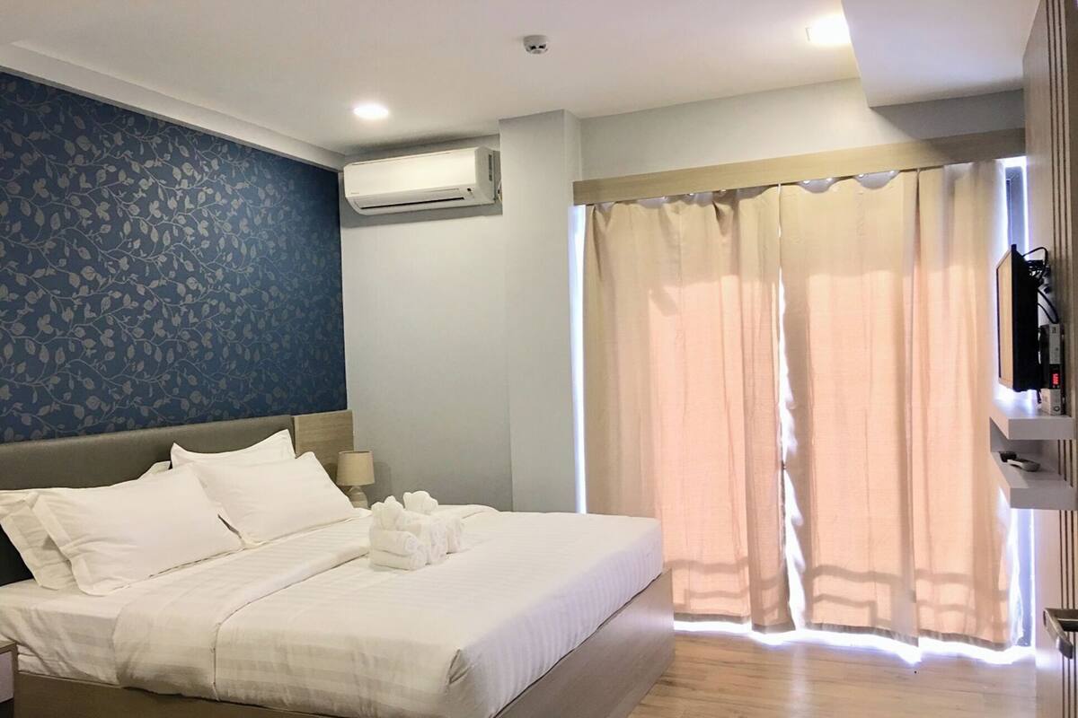 Quarto casal premier, 1 cama King | Wi-Fi de cortesia