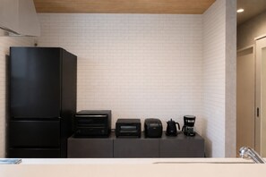 Villa de Luxo, vista para a montanha | Cozinha privada | Um frigorífico/congelador grande, um micro-ondas, uma placa de cozinha